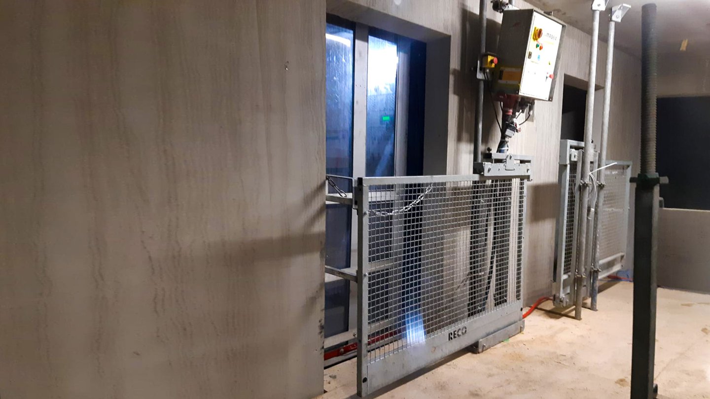 Maber MB-A800 personen-goederenlift huren: 800kg tot 150m