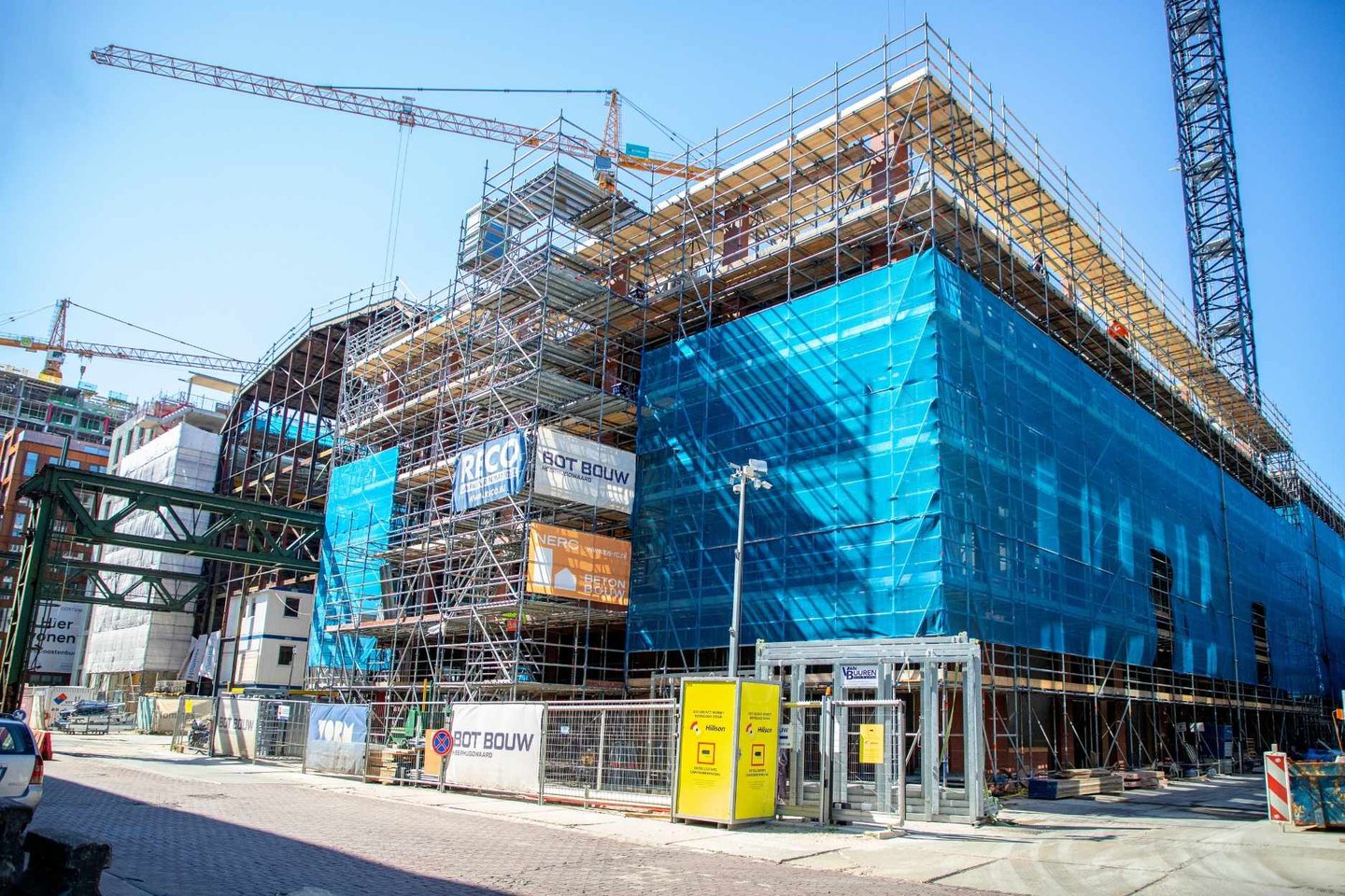 Oostenburg Amsterdam: Efficiënte Lift- & Steigerbouw voor Bot Bouw