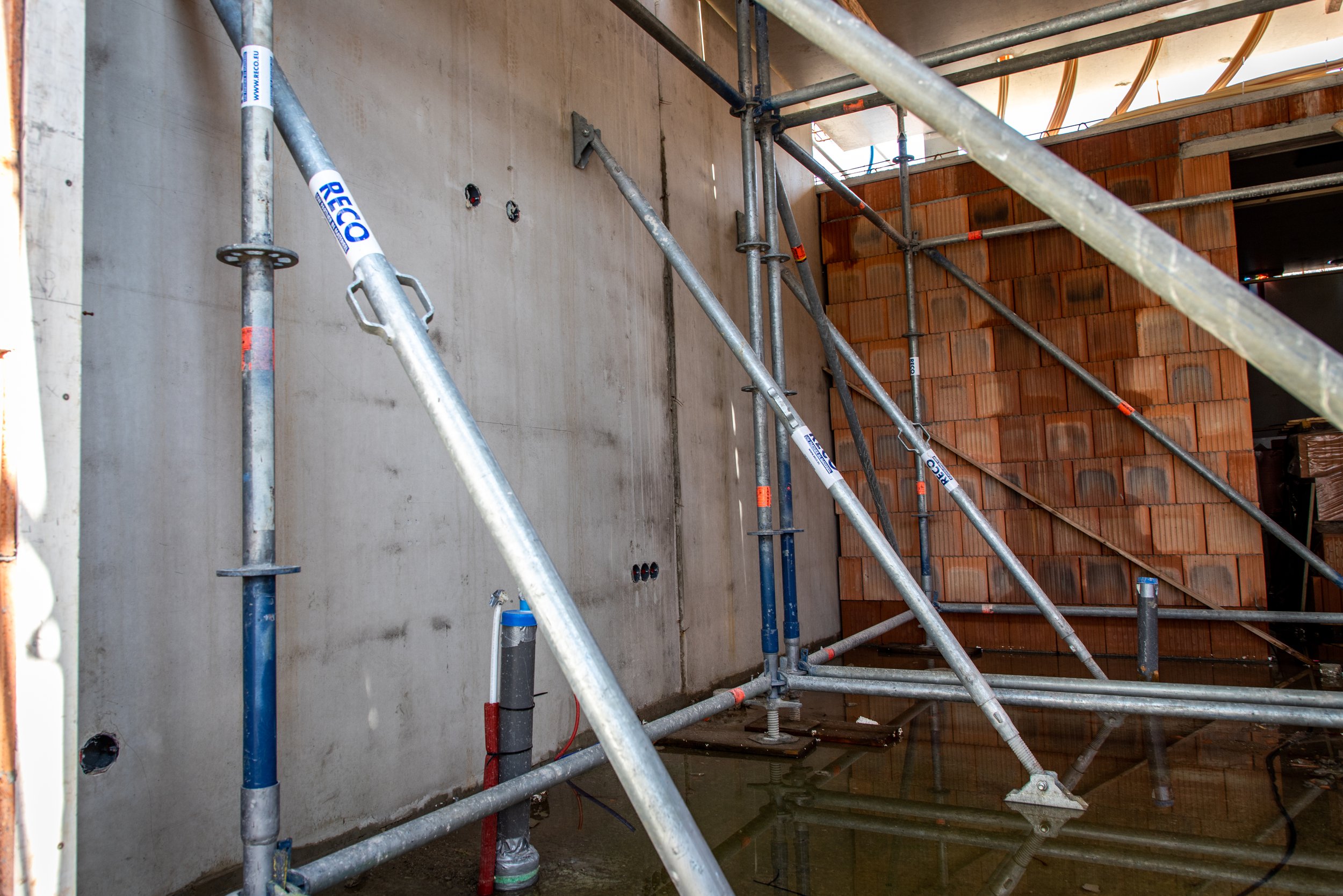 Schoorstempels huren | Duw-trekschoren of kalkzandsteenschoren